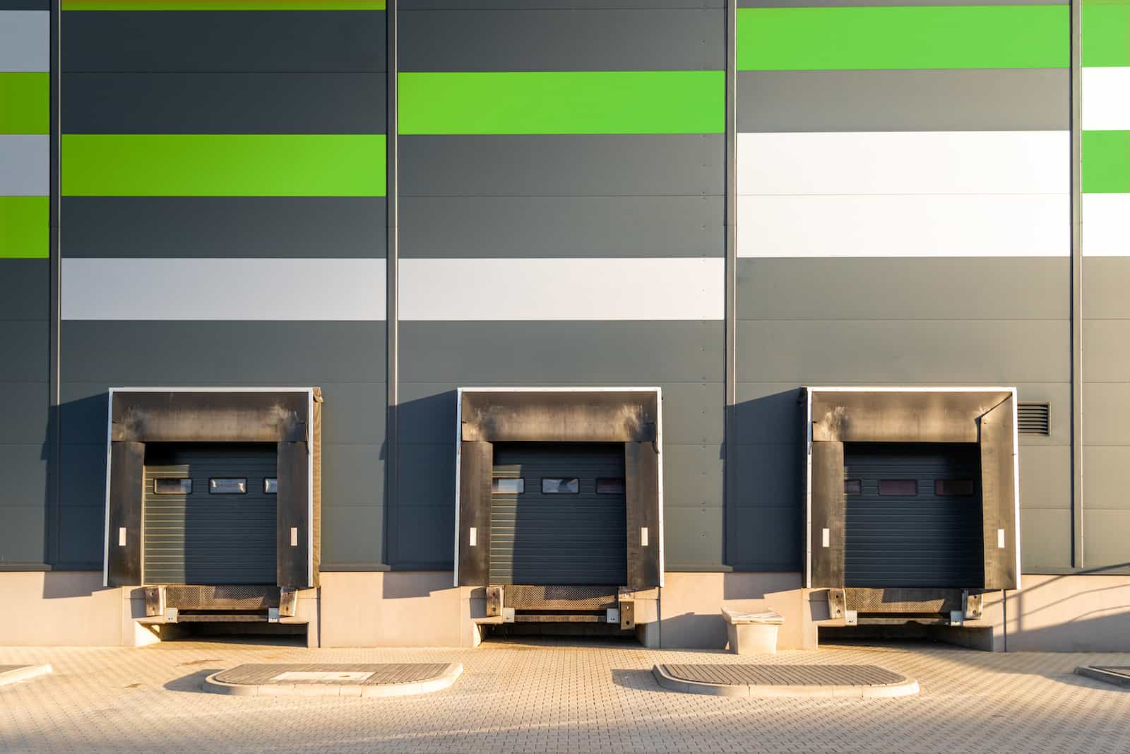 The Pros and Cons of Ground Shipping | ShipSimple.ca